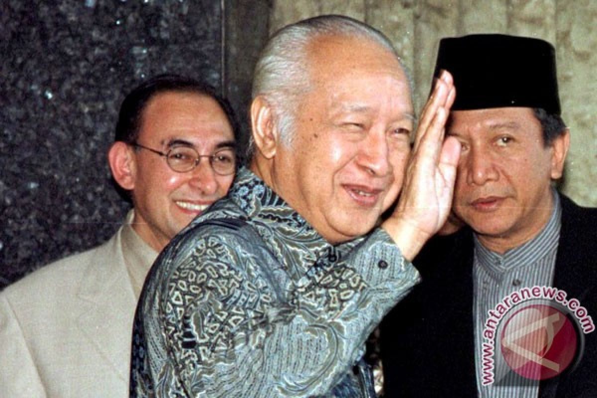 Di Tengah Pro Kontra, Prabowo Resmi Beri Gelar Pahlawan Nasional Kepada Soeharto, Usai Tiga Kali ...